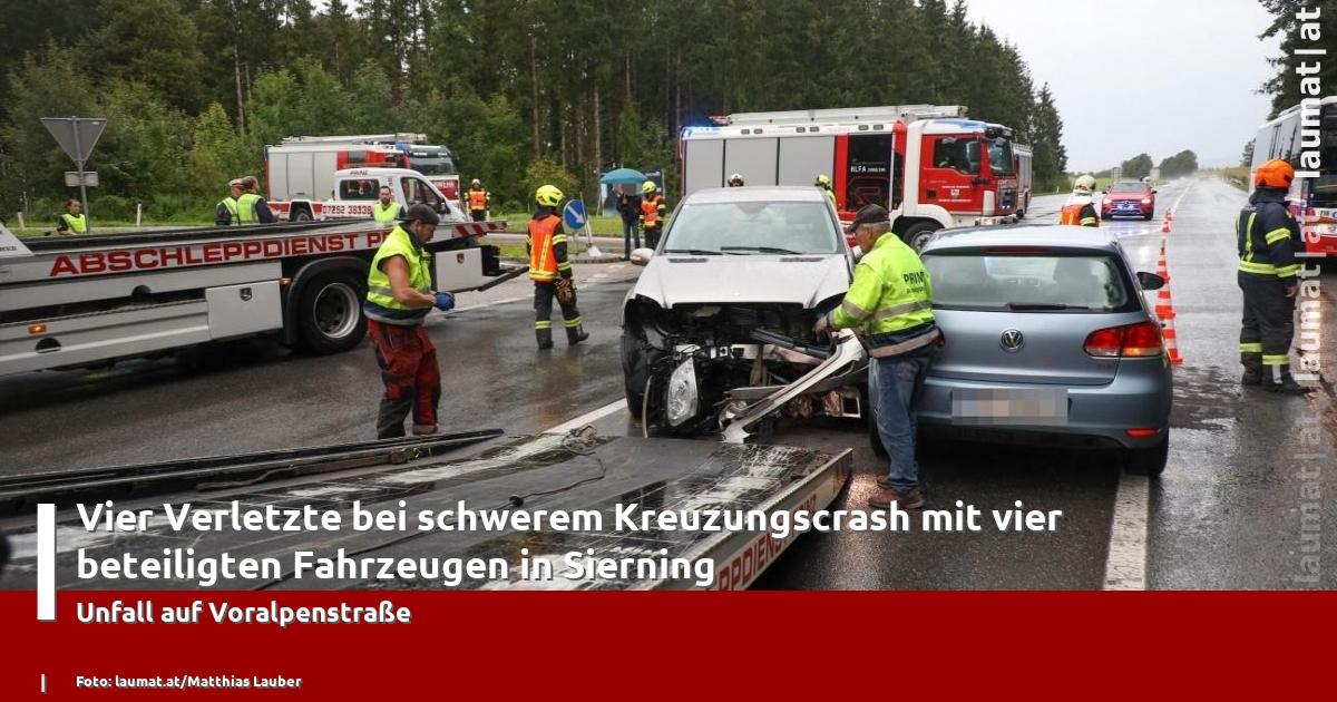Vier Verletzte bei schwerem Kreuzungscrash mit vier beteiligten Fahrzeugen in Sierning | laumat|at