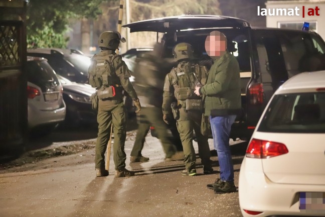 Großeinsatz der Polizei: Nächtlicher Cobra-Einsatz in Linz-Neue Heimat | laumat|at