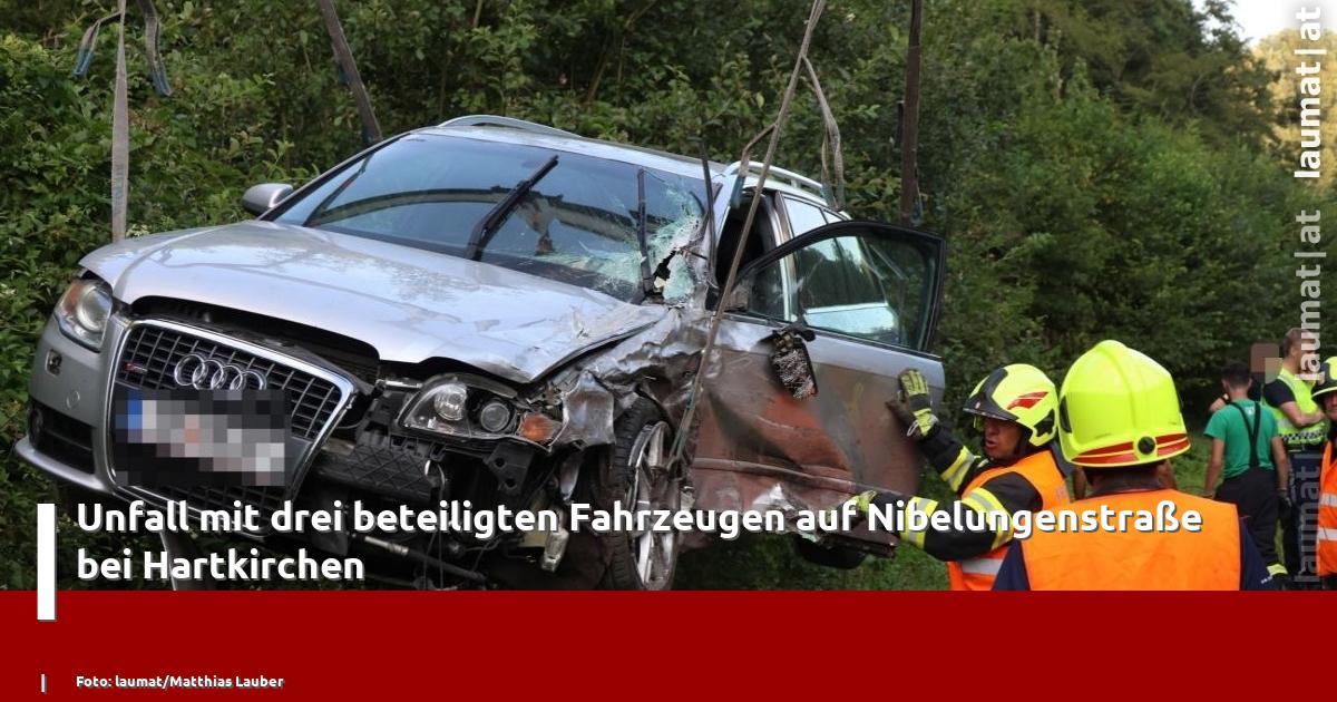 Unfall mit drei beteiligten Fahrzeugen auf Nibelungenstraße bei Hartkirchen | laumat|at