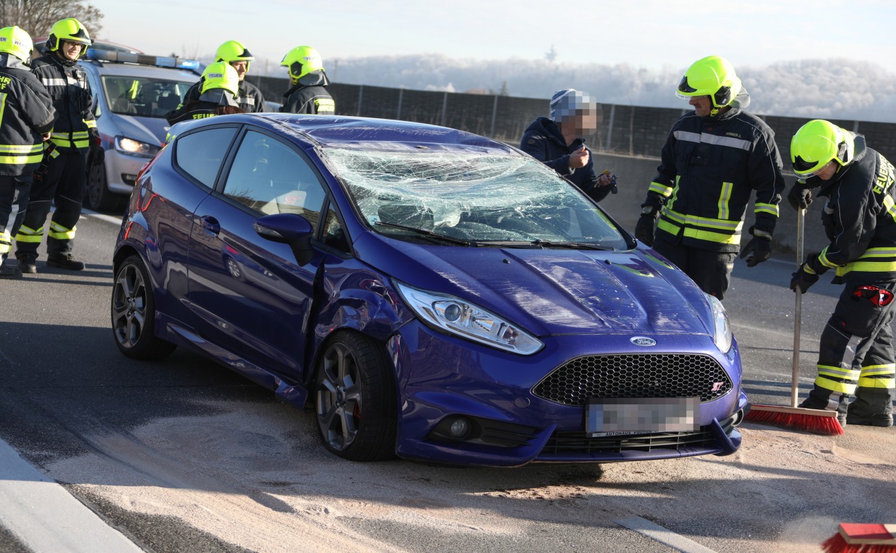 Unfall auf der Westautobahn bei Ansfelden endet glimpflich | laumat|at